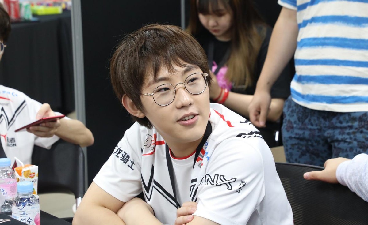 Douyu China-Korea competition: gather three generations of ADC players ...
