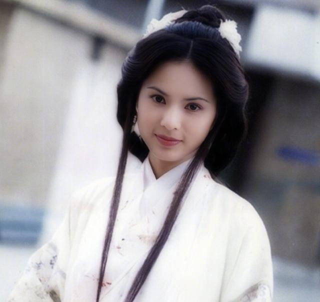 The classic images of beautiful women in rags in memory are so simple ...