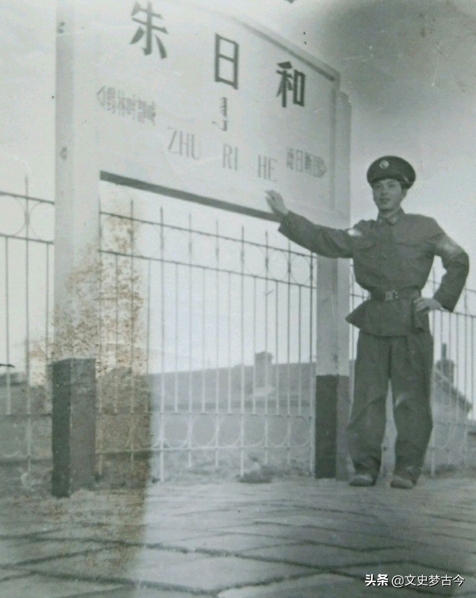 In 1985, Li Jijun was in charge of the 38th Group Army. Before taking ...