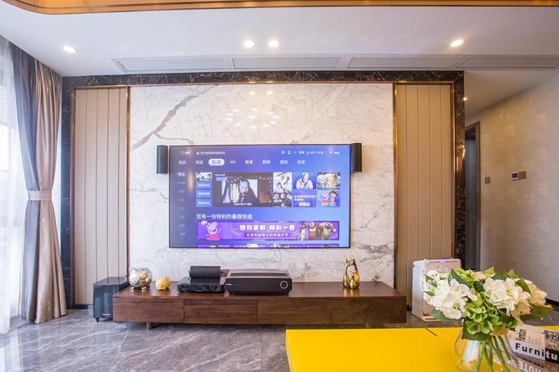 133 square meters of light luxury three-bedroom, with a large master ...