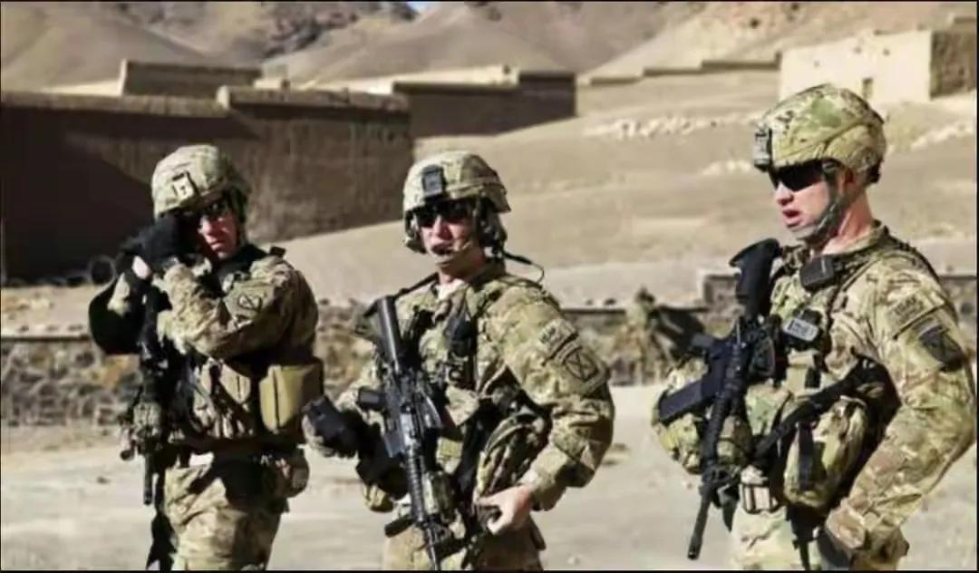 What weapons does a standard active-duty US infantry squad carry? - iNEWS