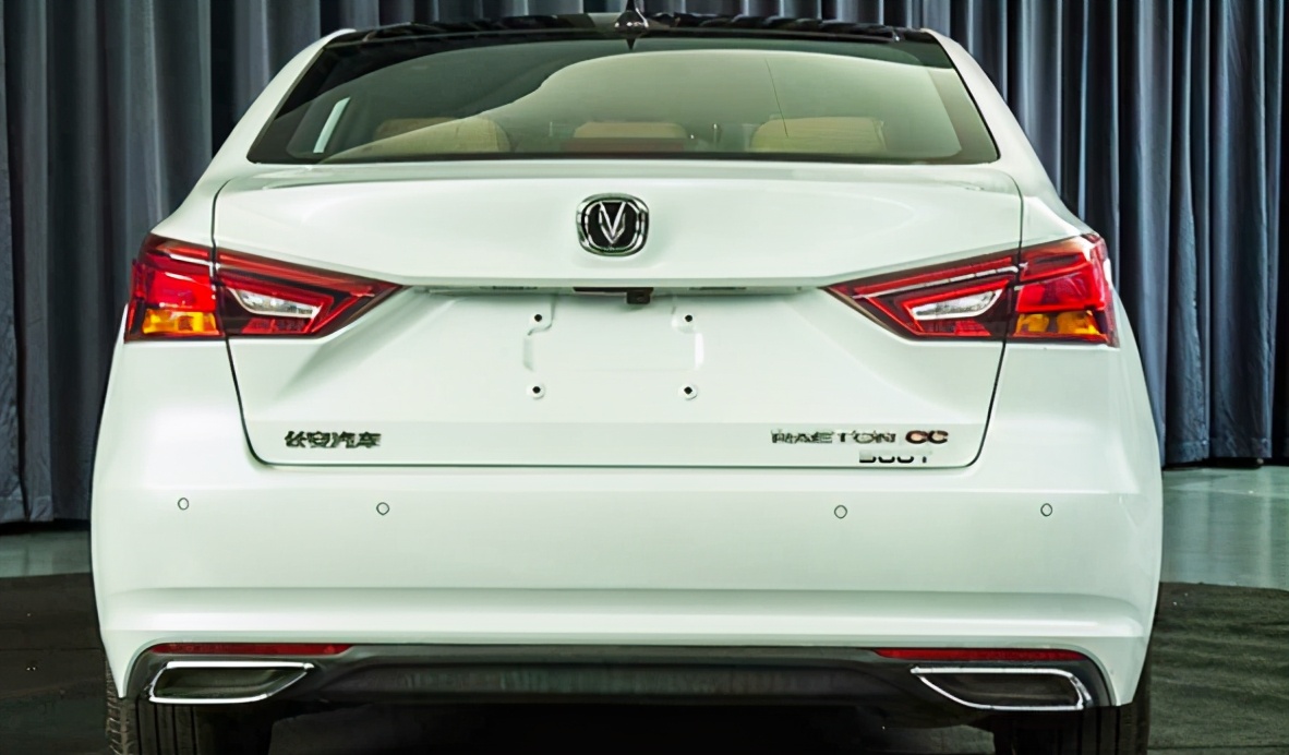 Chang'an version of "Accor" was unveiled, 1.5T burst 138 kilowatts, the ...