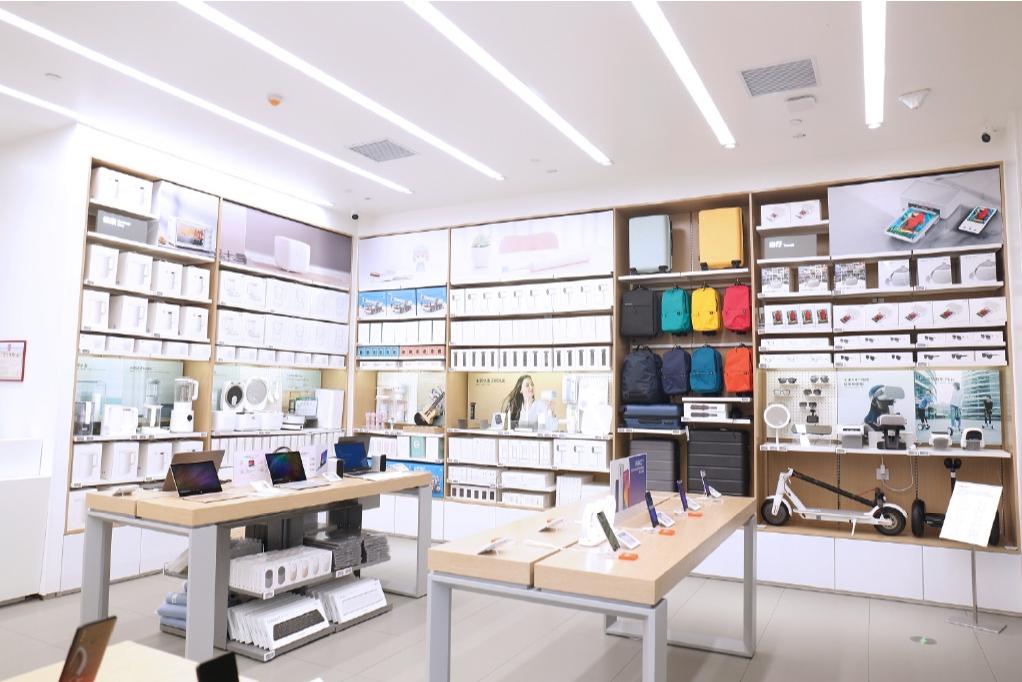 To buy a mobile phone, is it better to go to an offline store or go to ...