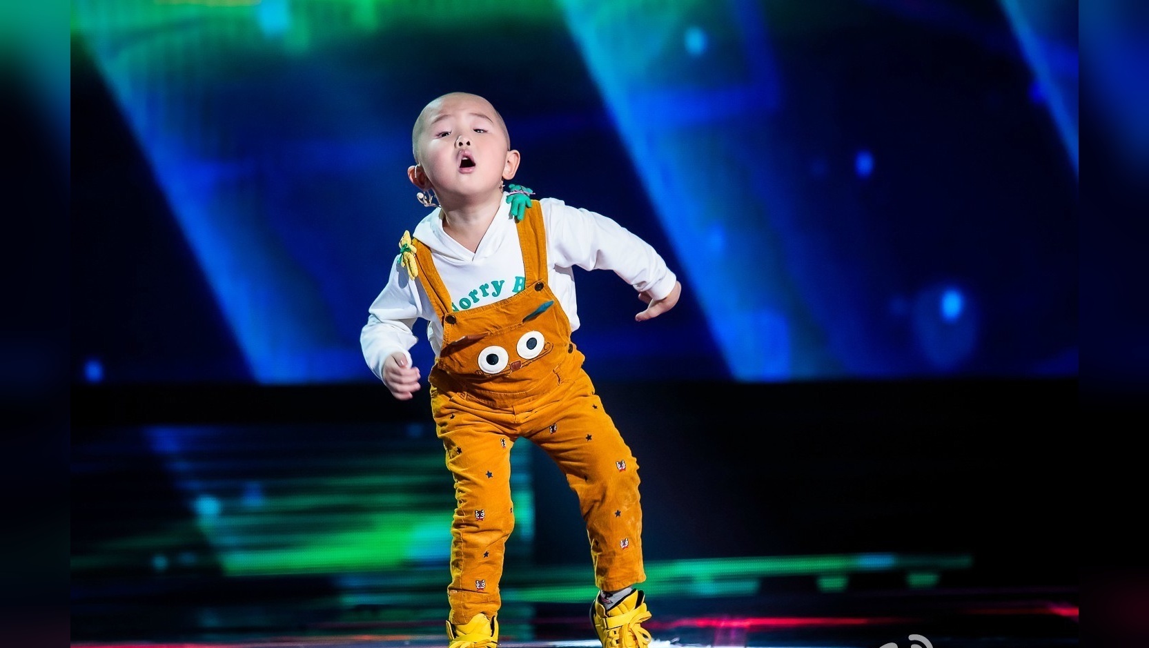 Zhang Junhao: He had an annual salary of one million to feed his family ...