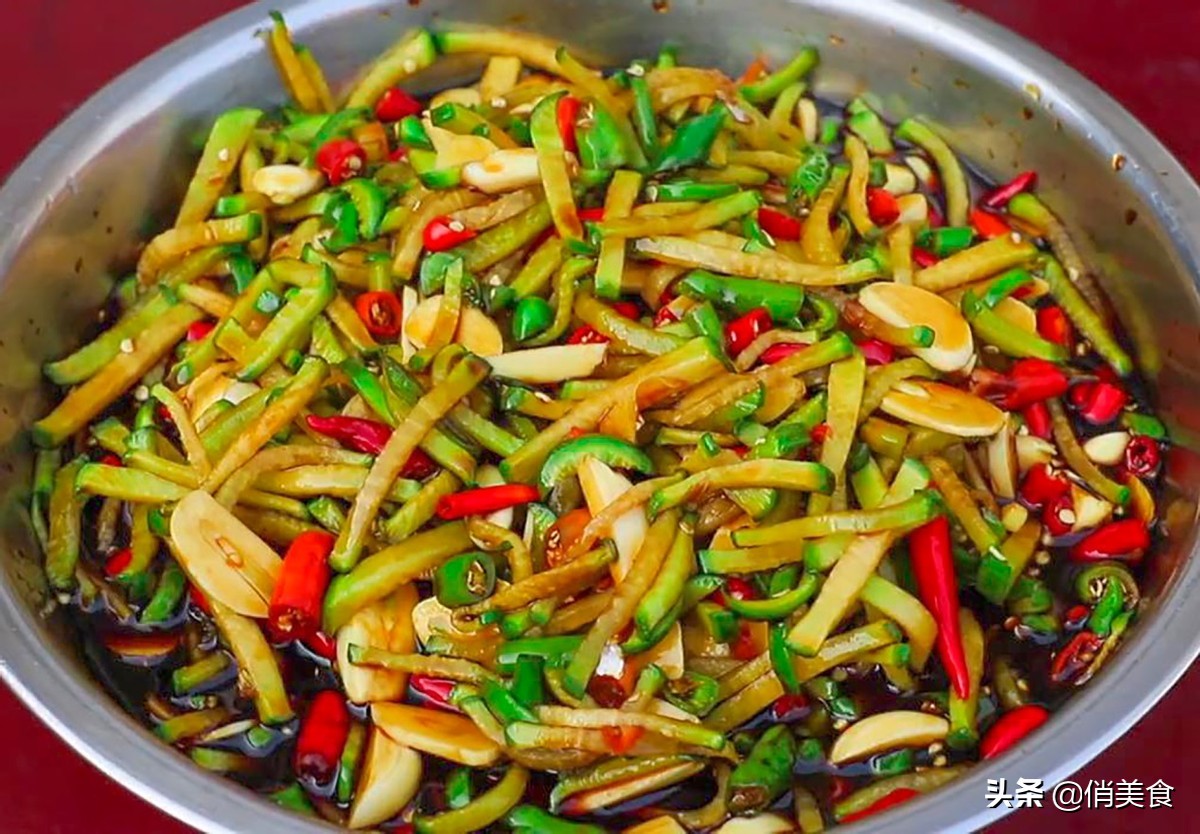 Buy 30 kilograms of dried radishes and pickle them, use the 30-year old ...