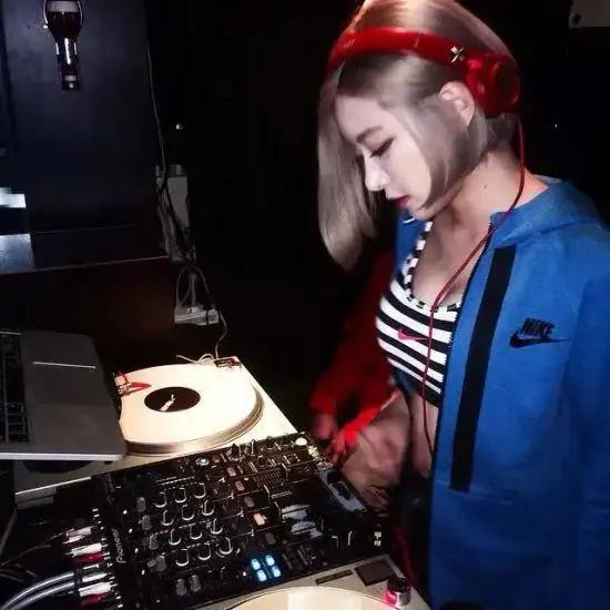 Inventory of the top five beautiful Korean DJs, with all styles available - iNEWS