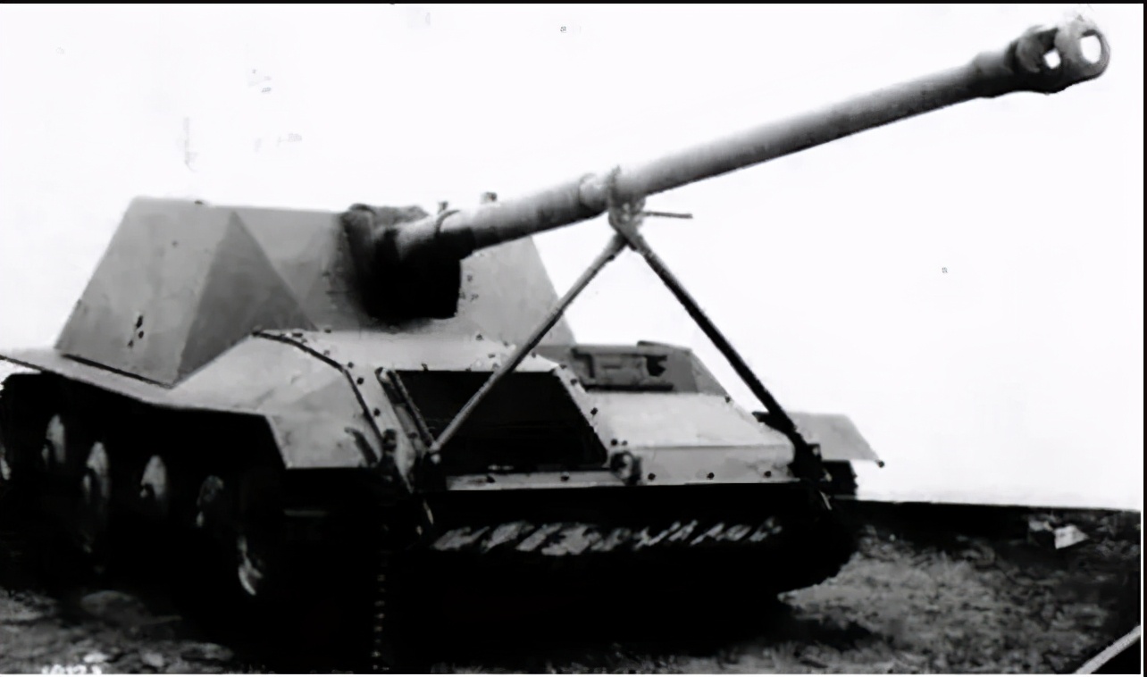 Czech tanks are used by German armored soldiers - iNEWS