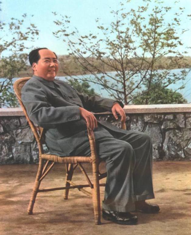 In 1949, Premier Zhou advised Zhang Zhizhong to stay in Peiping: We are ...