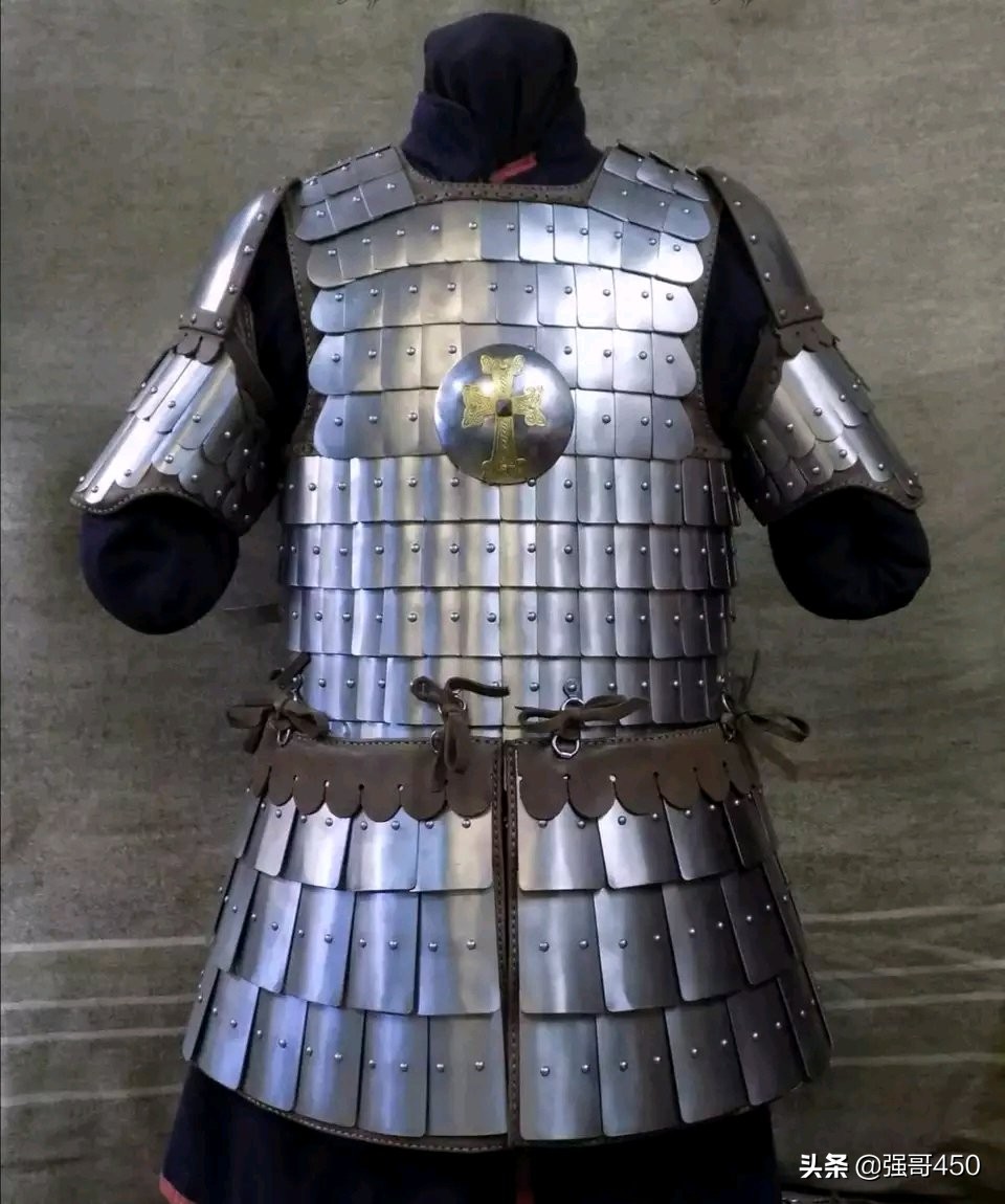 On the "Scaly Armor" of the Three Family of Armor - iMedia