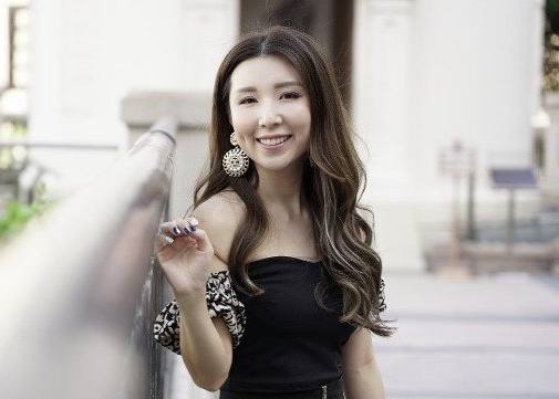 "TVB theme song queen" Tan Jiayi is correct in singing and filming, the ...