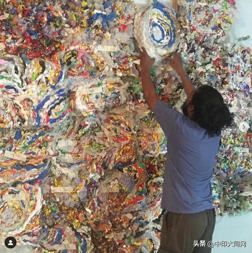 Turn decay into magic!Indian artist turns 250 kilograms of garbage into ...