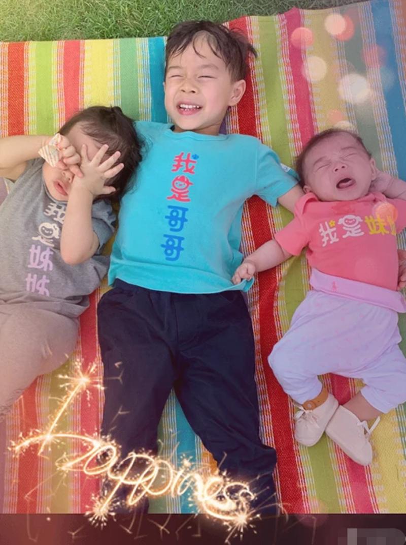 Huo Qigang's family travels warmly!The two daughters dress up like ...