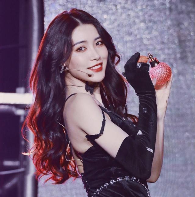 Did Siba teach the "Ju Xue" class?Every makeup and look are too much ...