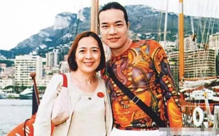 After the divorce between Bao Yongqin and Liu Luanxiong, he fell in ...