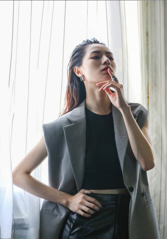 Chung Chuxi and Zhang Zhehan combined to make a blockbuster, the retro ...