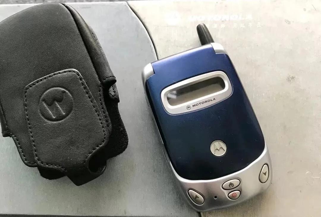 In those years, the classic we chased together-Motorola mobile phone ...