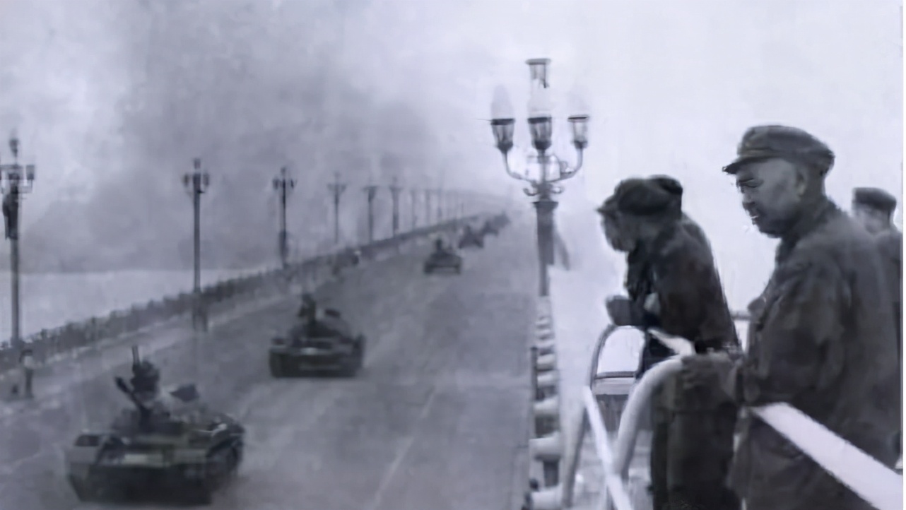 In 1970, the founding general Xu Shiyou ordered the Nanjing Yangtze ...