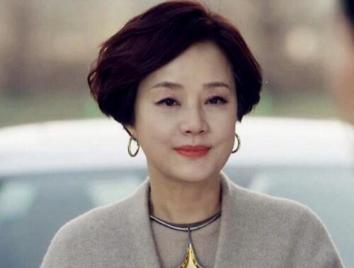 South Korea's innocent lady Jang Mi-hee, who was taken up by the ...