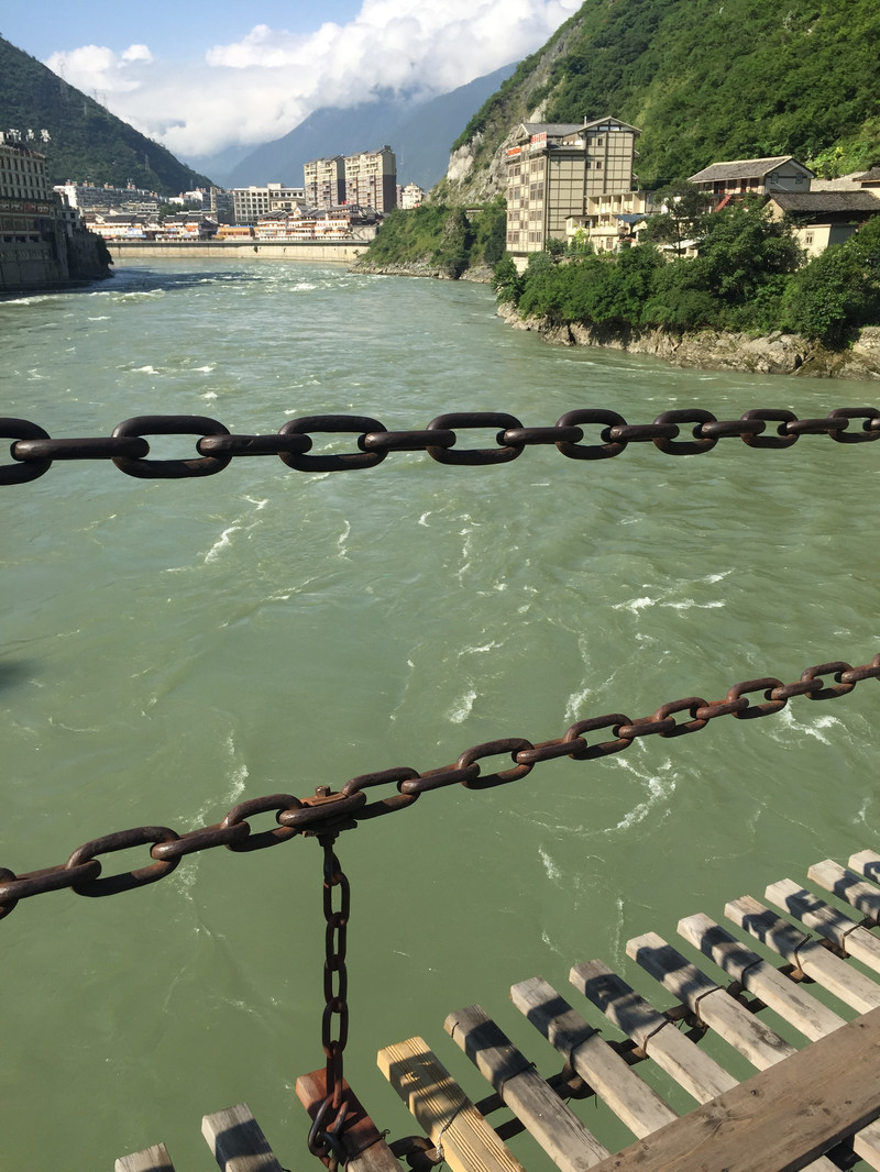 How was the Luding Bridge built?It has stood firm for more than 300 ...