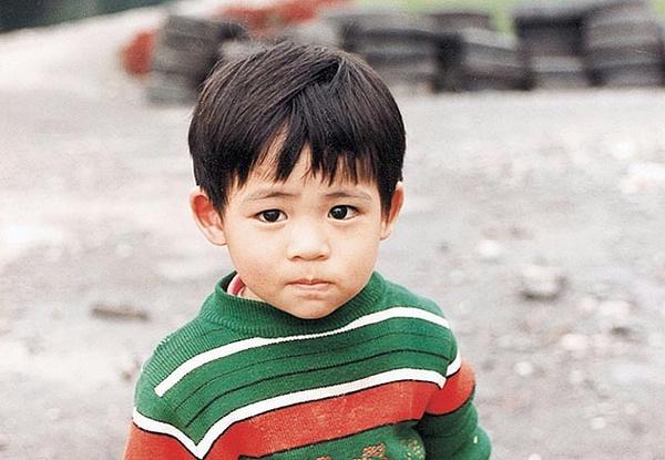 "Poverty Gongzi" Zhou Yimin's growth history and the women behind him ...