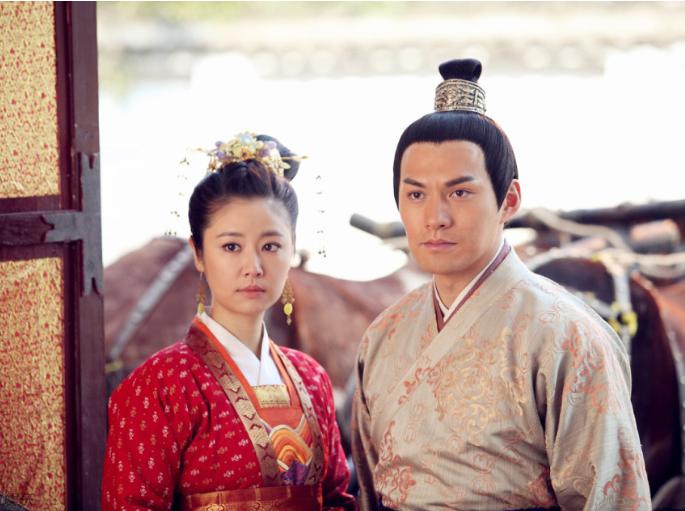 There is a kind of "handsome" called Yan Yikuan, who is 42 years old ...