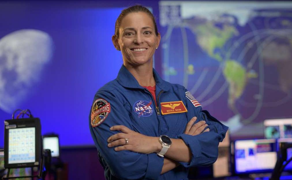 A female astronaut from the Marine Corps, she is only a lieutenant colonel at the age of 44 ...