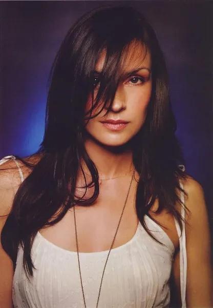 Phoenix Woman: Famke Johnson - iNEWS