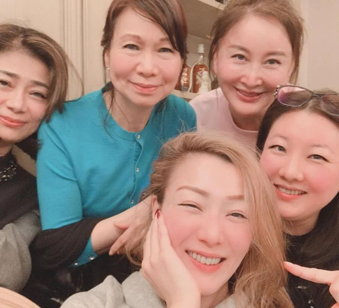 "Diving Queen" Fu Mingxia celebrates her birthday, and Sammi Cheng has ...