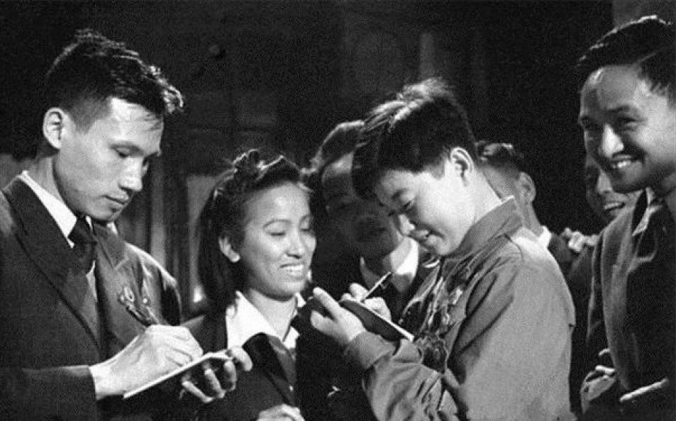 Principal hero Guo Junqing has never taken off his clothes to sleep for ...