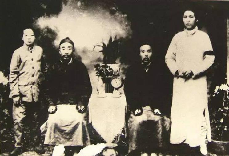 Three major differences between Mao Zedong and Chiang Kai-shek ...