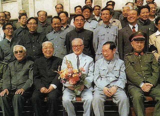 Two bombs and one star, Wang Ganchang: He was hit while walking at the ...