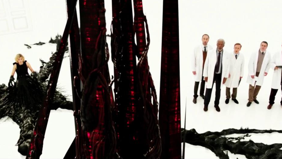 What happens when the brain reaches 100%? Scarlett Johansson sci-fi ...