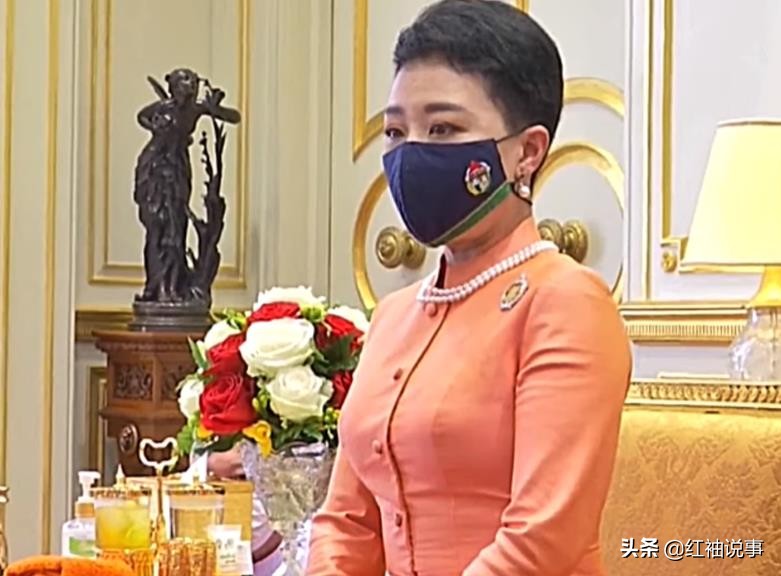 The 43-year-old princess Pha, who is loyal and filial, appeared in the ...