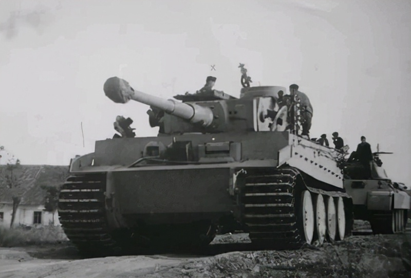 The fangs of the tiger tank: carry 92 shells at a time, all types - iNEWS