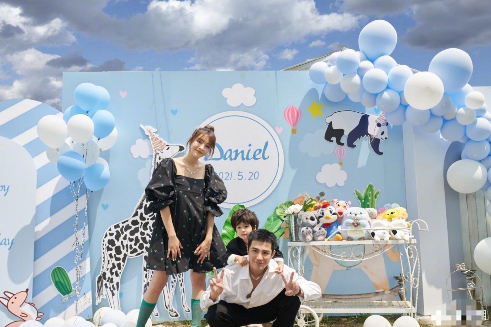 Jiang Chao, Madina welcomes her second child, takes a group photo of ...