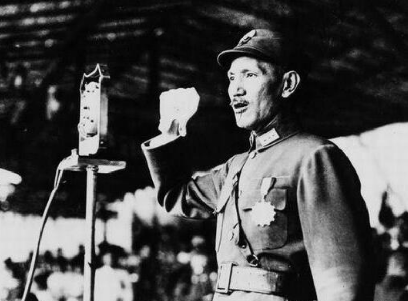 The student who Chiang Kai-shek once looked down upon, turned around ...