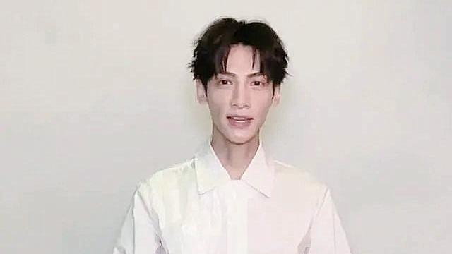 Luo Yunxi is pursuing "skinny"?Sunken cheeks and shriveled arms are ...