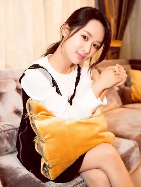 Ouyang Nana Chen Yuqi Tang Yan Yang Mire Banaza - iNEWS