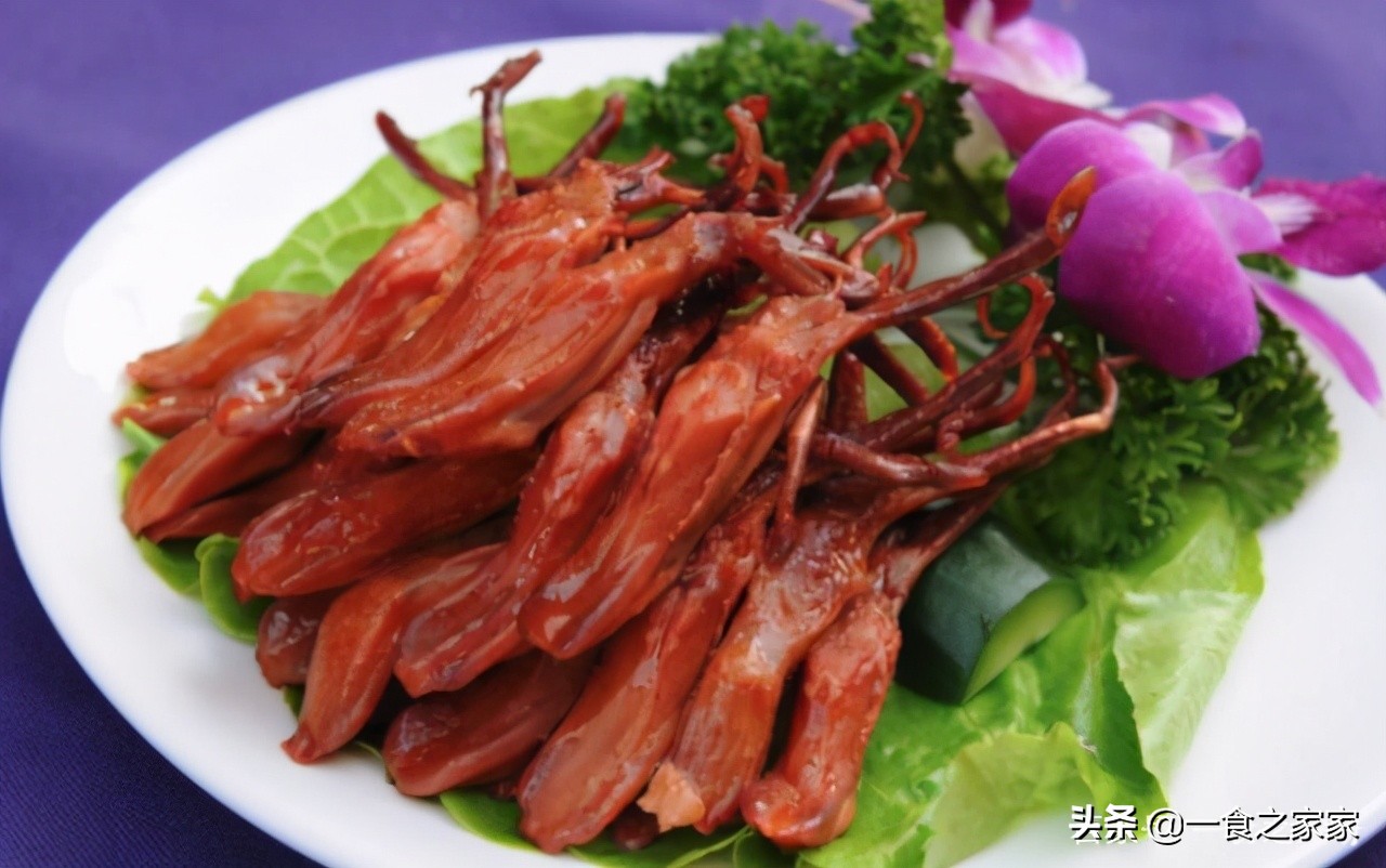 There are several special delicacies worth tasting in Wenzhou. Apart ...