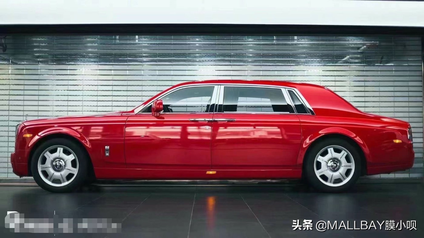 Rolls-Royce Phantom changes color to highlight red really makes people ...