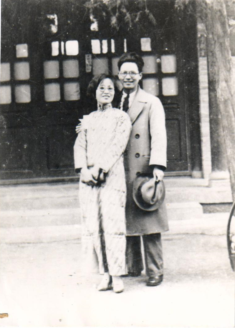 Feng Xinyu: Life in Six Photos - iNEWS