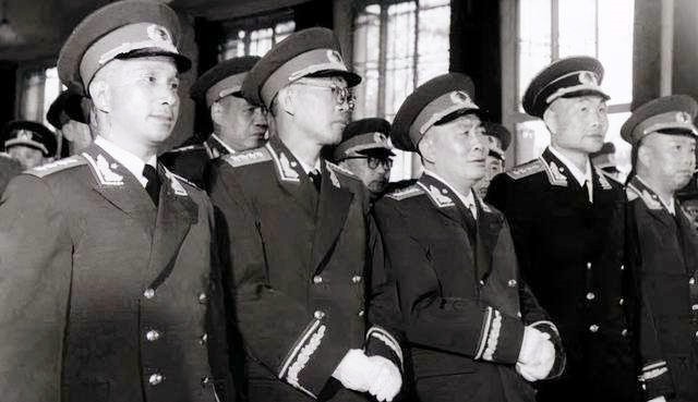 "Major General" or "Commander", who is at a higher level? - iNEWS