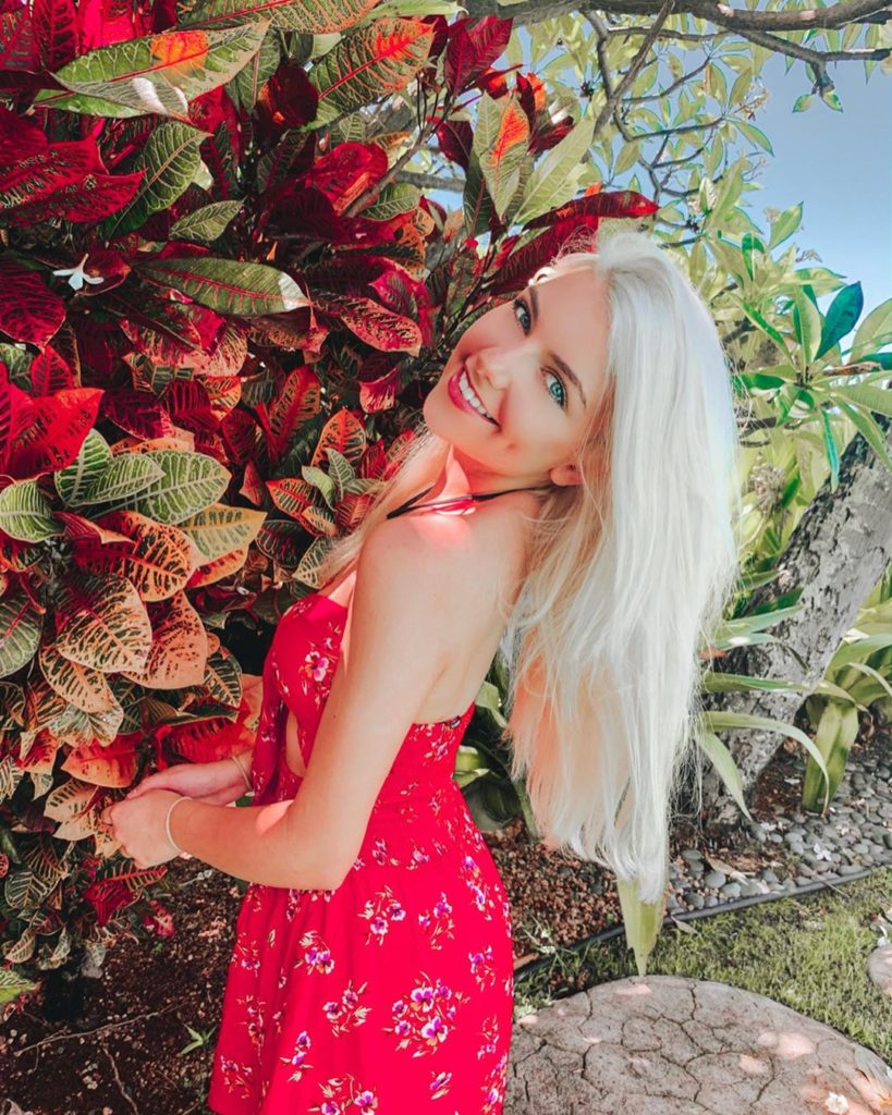 Model Brooke Barry - iNEWS