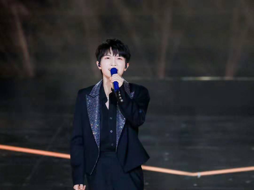 Meet for six years and witness growth!The most popular male singer Zhou ...