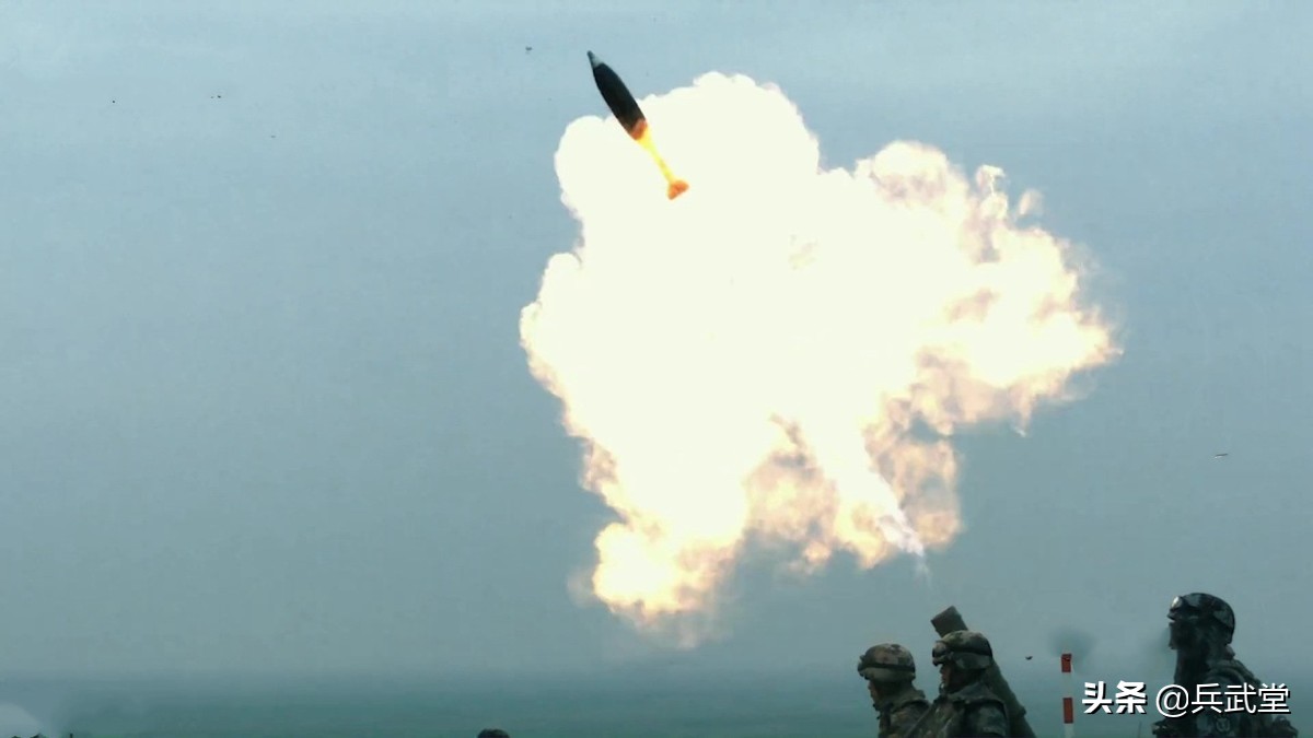 How well equipped is the artillery unit of the air raid brigade?Noise ...