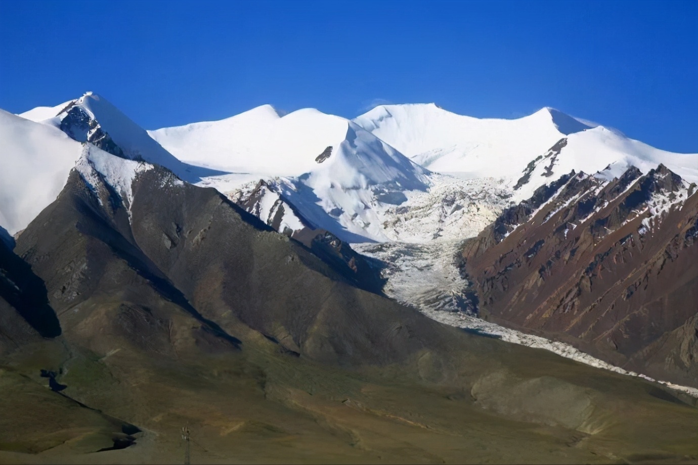 There are corpses everywhere in Death Valley in the Forbidden Area of ...