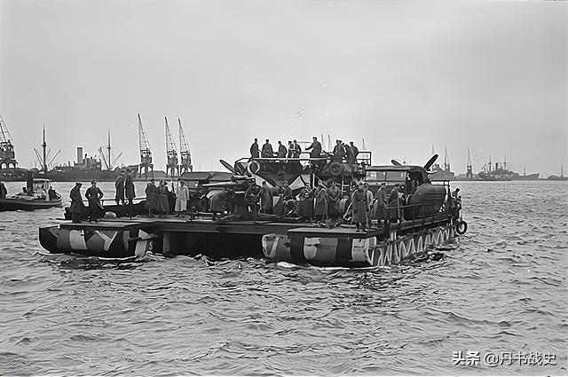 It is a transport ship, an anti-aircraft turret, a fire support ship ...