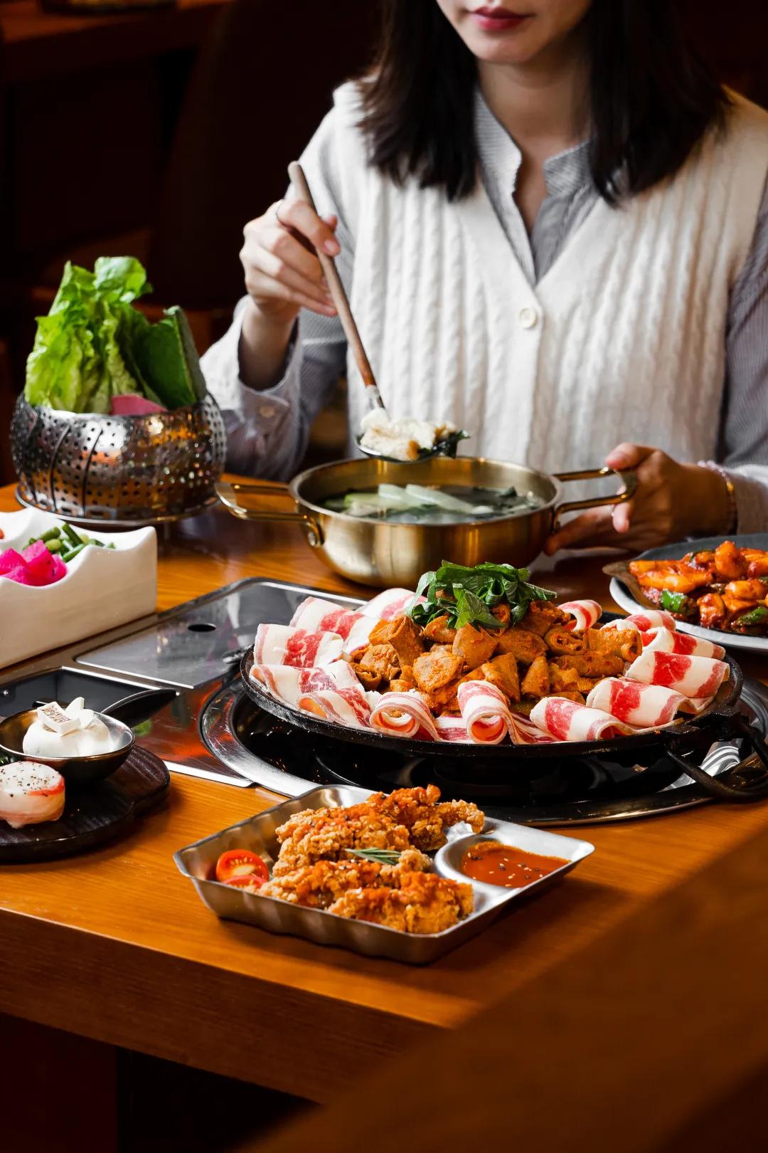 This year's hottest "Fatty Beef Intestine Hot Pot", overwhelming Korean ...