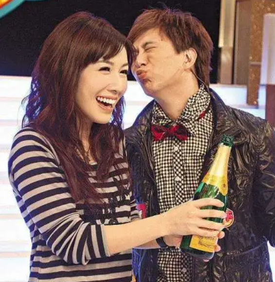 Another star official announced marriage! Blessing from the stars of ...