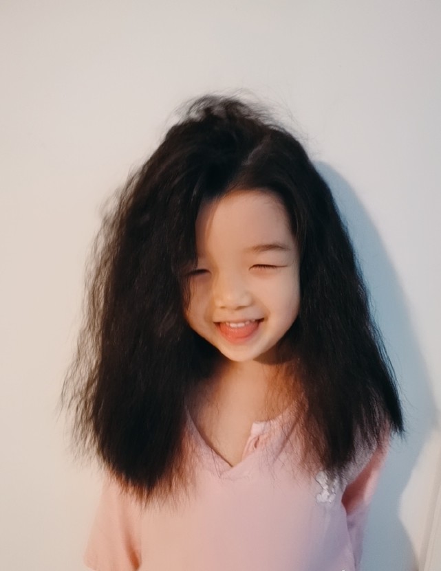 Wu Yating took photos to celebrate her daughter's birthday. At the age ...